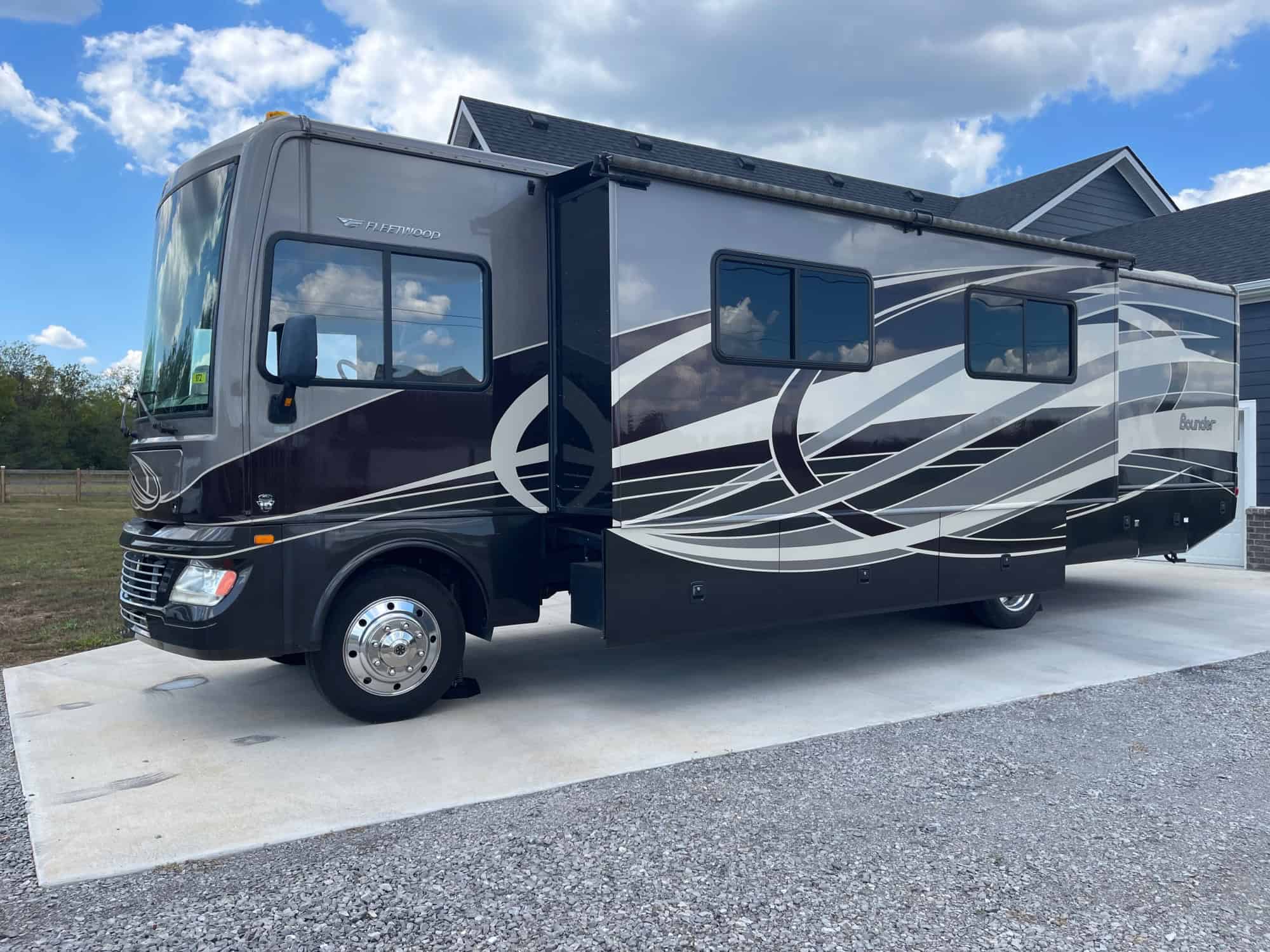 2015 36' Fleetwood Bounder 35K For Sale In Surprise, Arizona - Coach Viewer