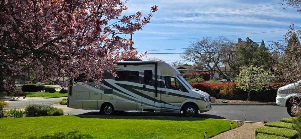 2016 25' Winnebago Navion For Sale In Medford, Oregon - Coach Viewer