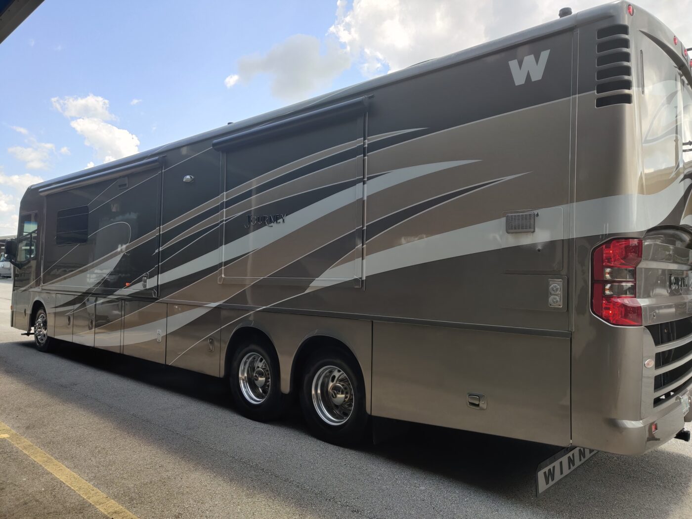 2015 43FT Winnebago Journey 42E For Sale In Fort Myers, Florida - Coach ...